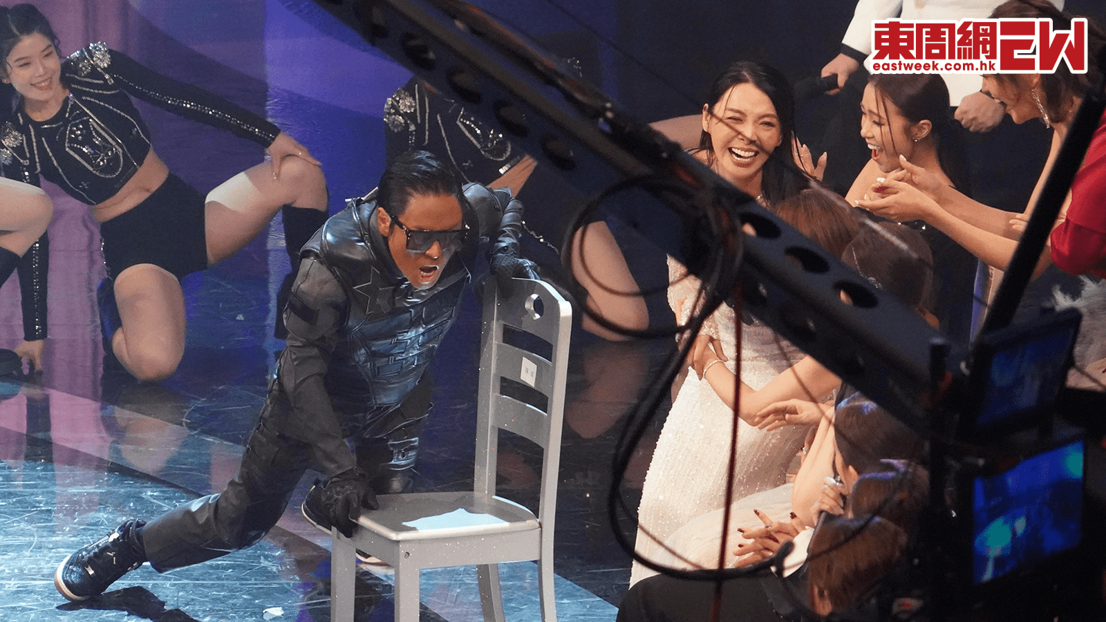 TVB台慶丨李思捷變身林峯大跳「表櫈舞」 陳煒笑到流眼水